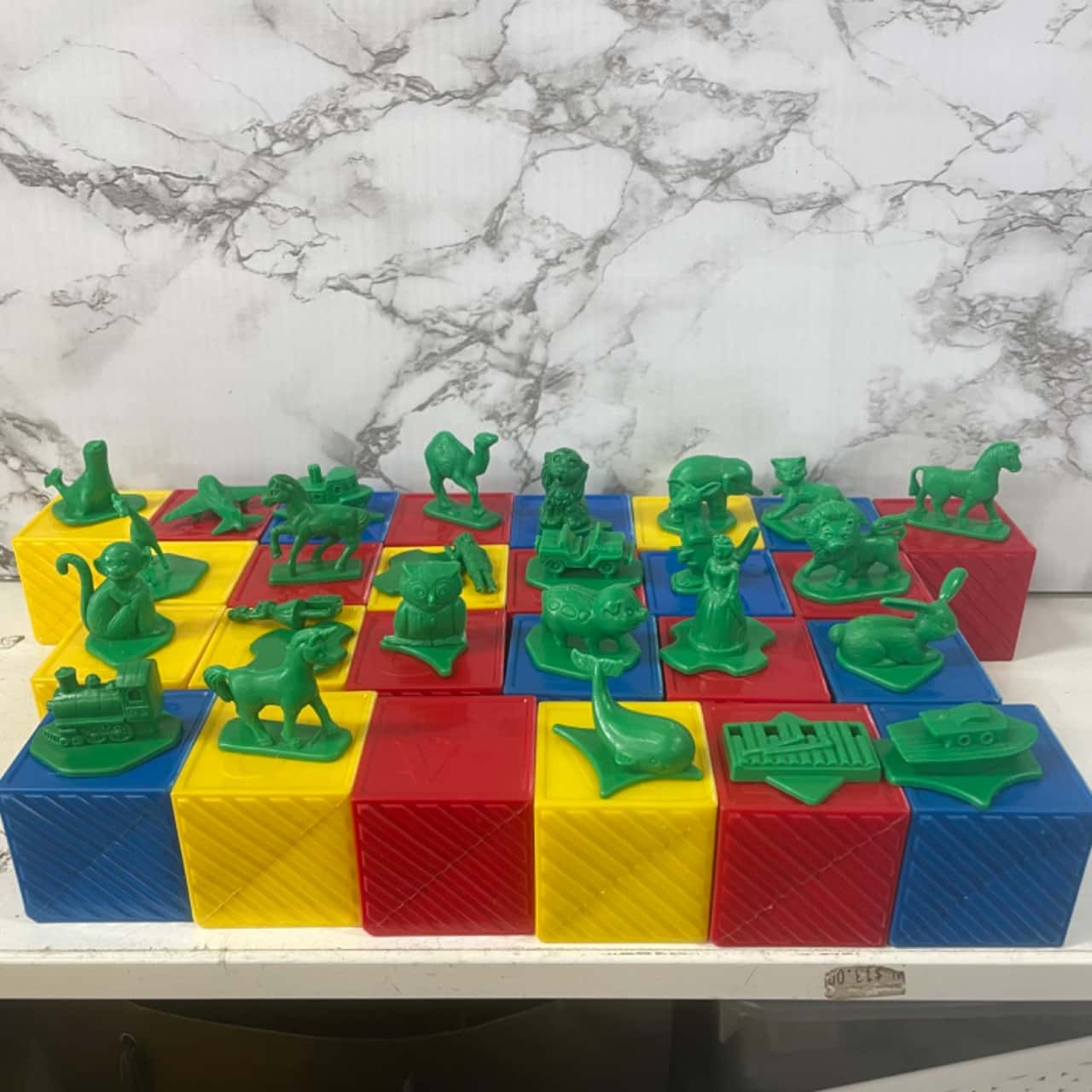Vintage Tupperware 1971 building blocks and animals