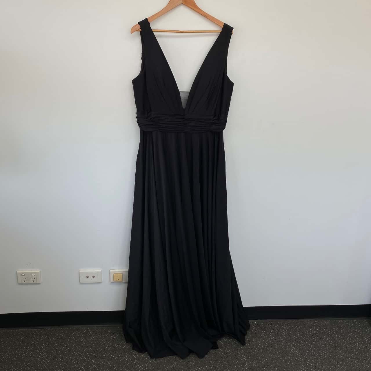 Jadore Black Sleeveless Maxi Dress Size 18
