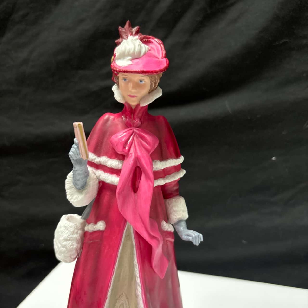 Vintage Avon Mrs Albee presidents club Award 1989(s)