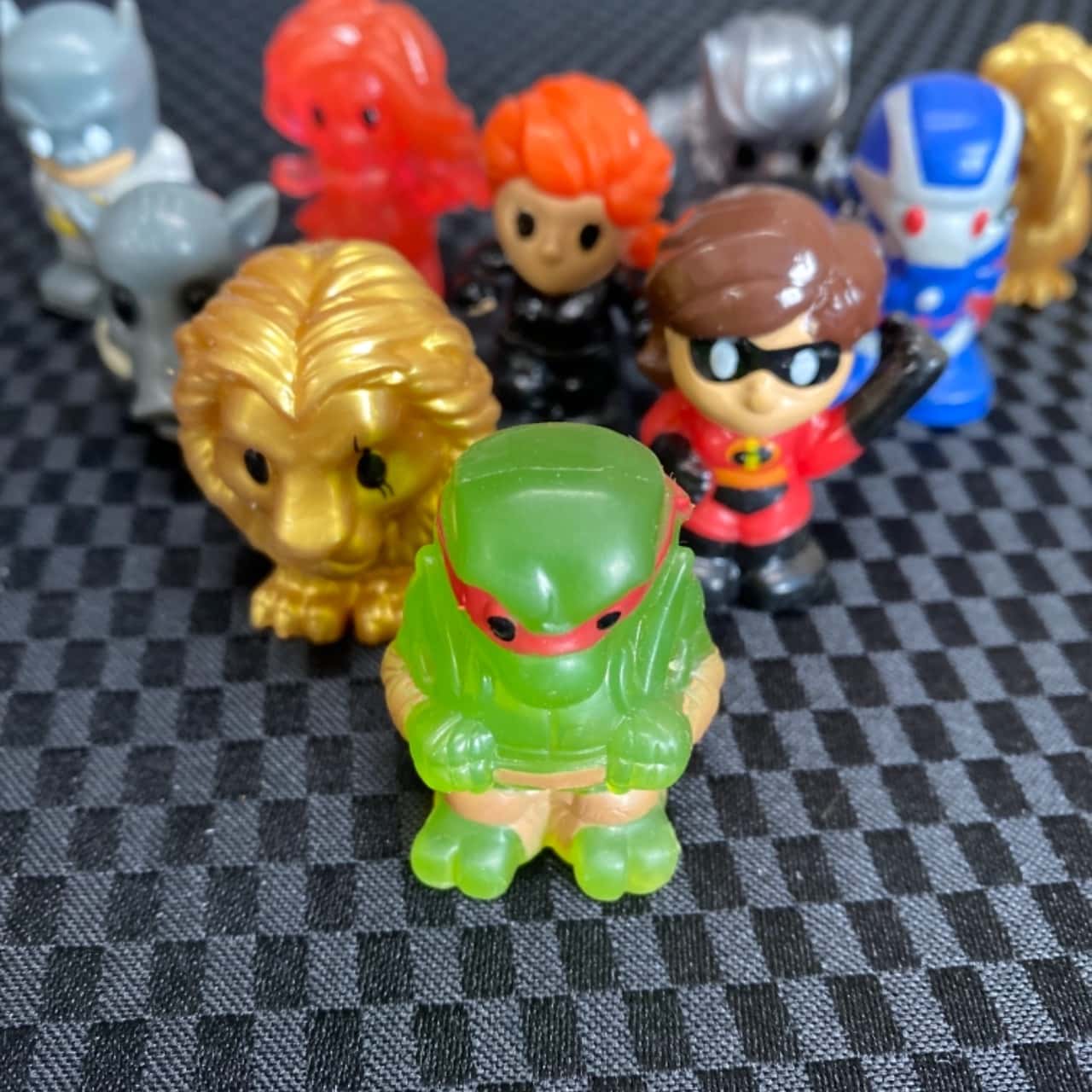 Pack of 10 Assorted Ooshies