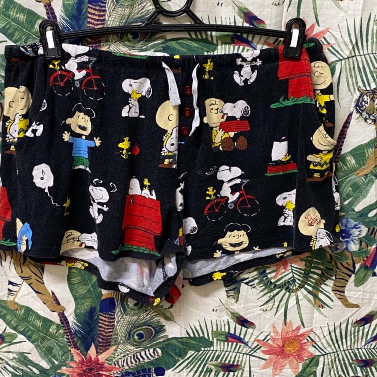 Peter Alexander Womens Snoopy Size L Black Shorts(s)