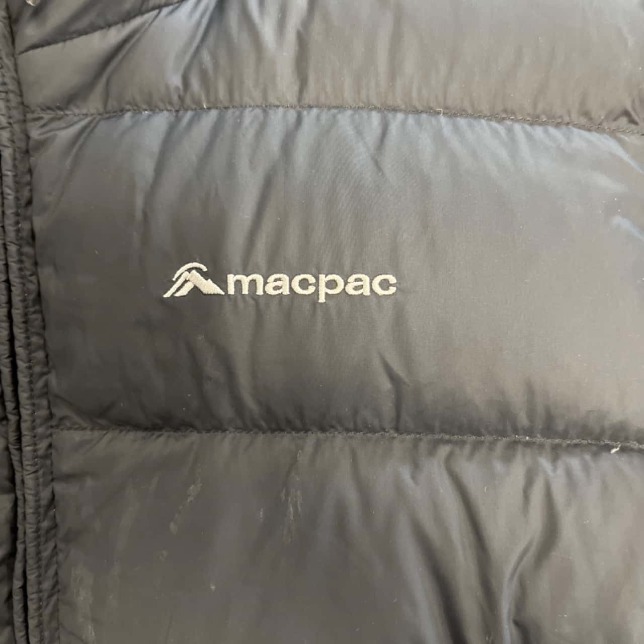 Macpac Black Men’s Small puffer jacket. (s)