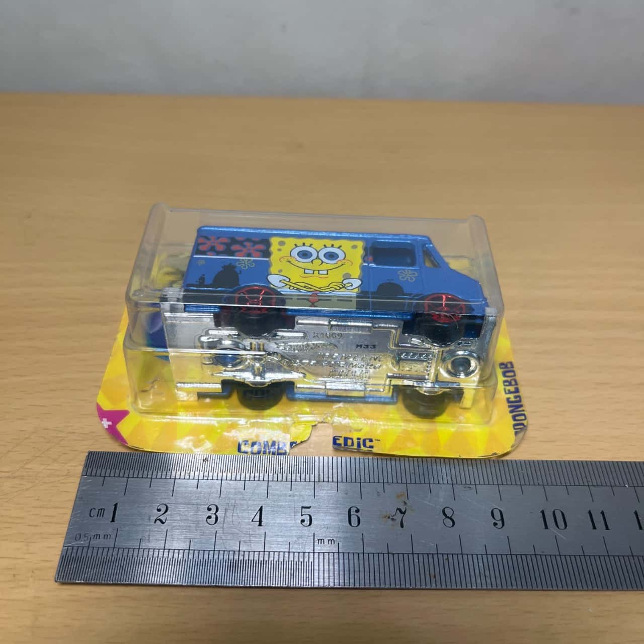 Hot Wheels Spongebob Combat Medic Truck