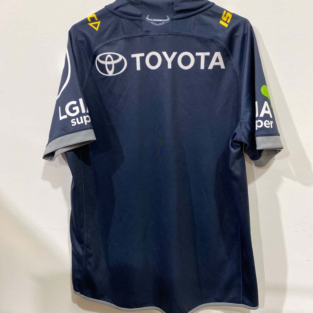 NRL Aunthics Mens Cowboys Size L Blue Shirt