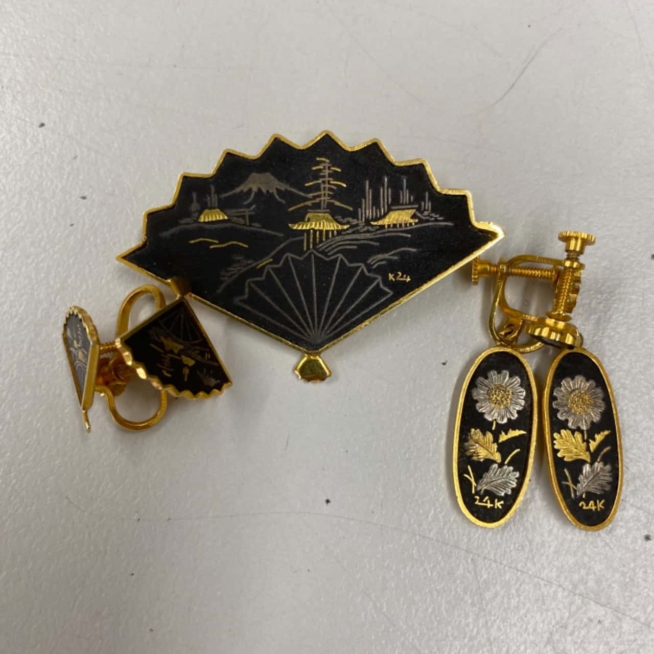 Womens Gold plated Japanese Siam jewellery set(s)
