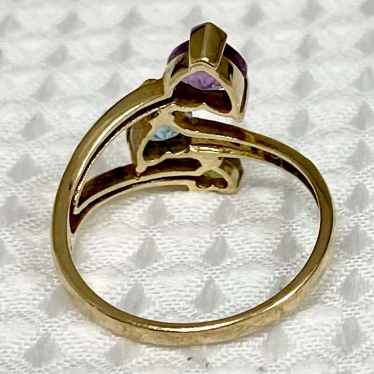 375 Gold Ring with Blue / Green / Purple Glass Stones(s)