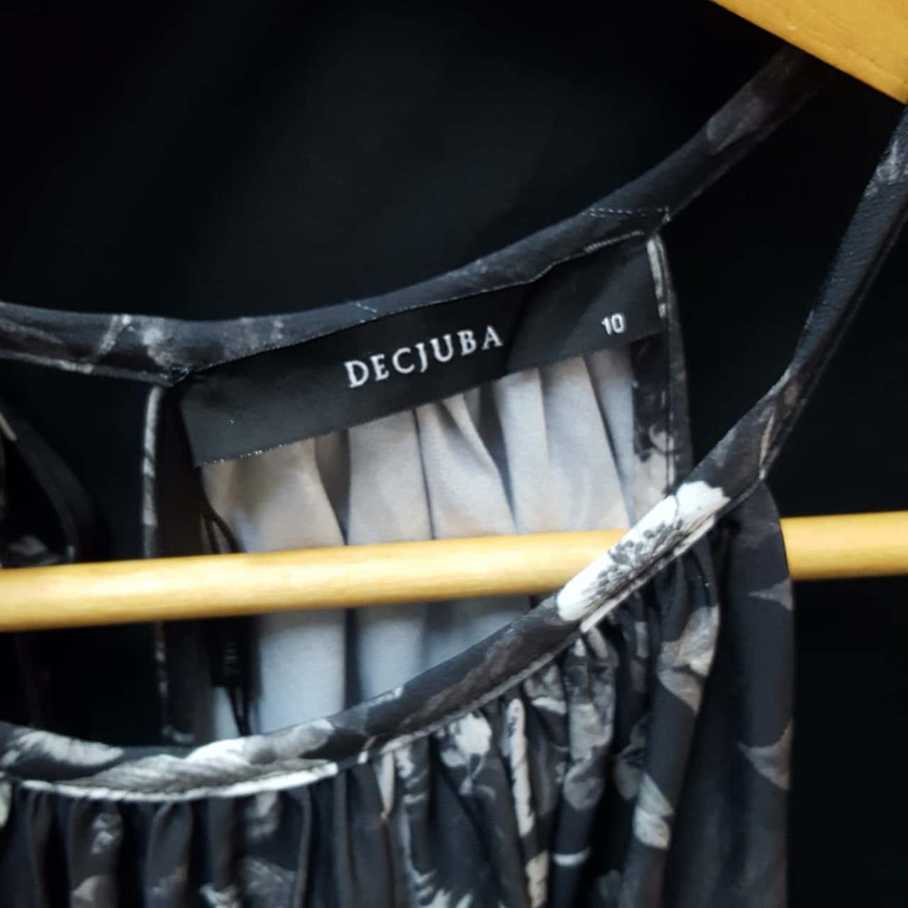 Decjuba Womens Size 10 Maxi Dress Black / White (s)