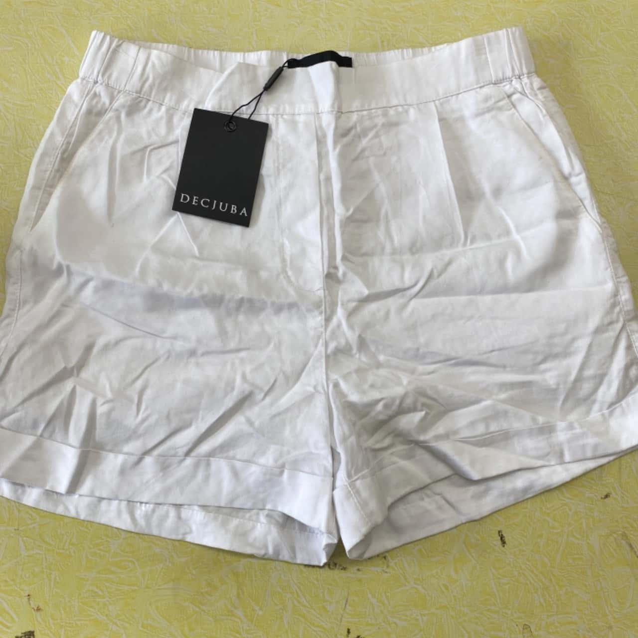 Decjuba Shorts size 10 White (s)
