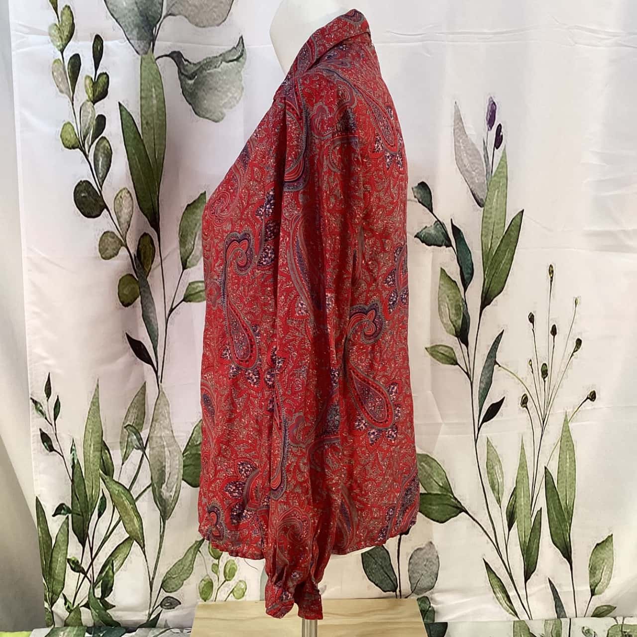 Quin’s Style Womens Size M Pure Silk Long Sleeve Shirt Red