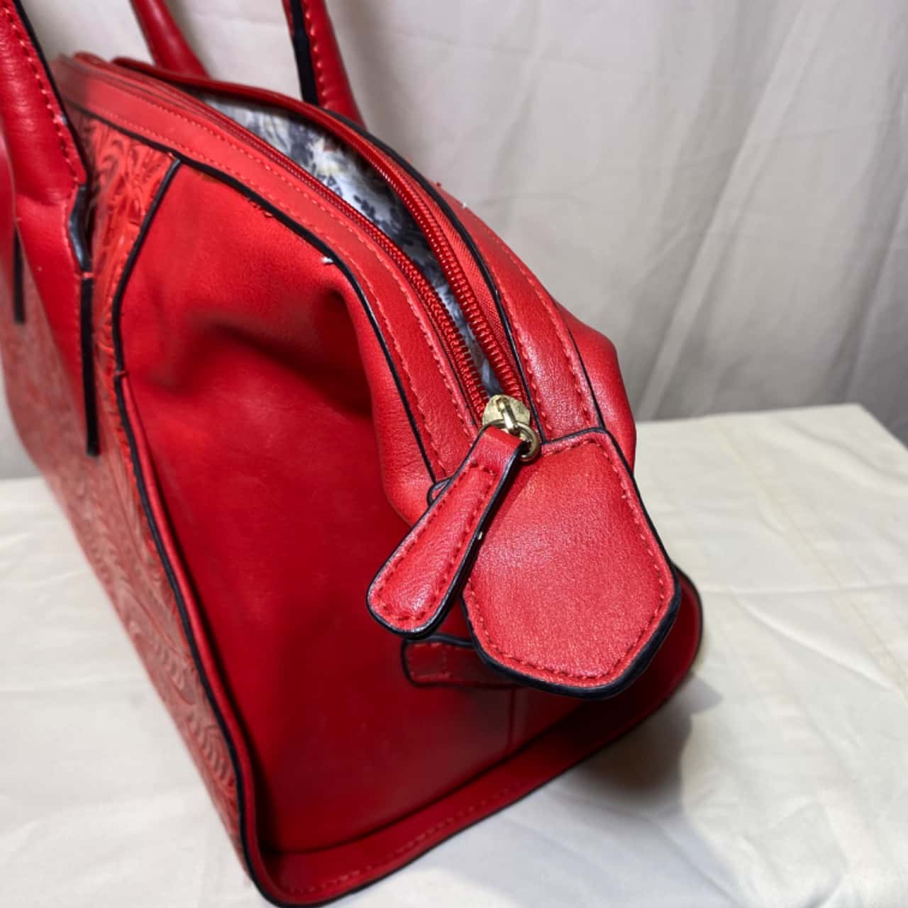 Sassy Duck Red Leather Handbag(s)