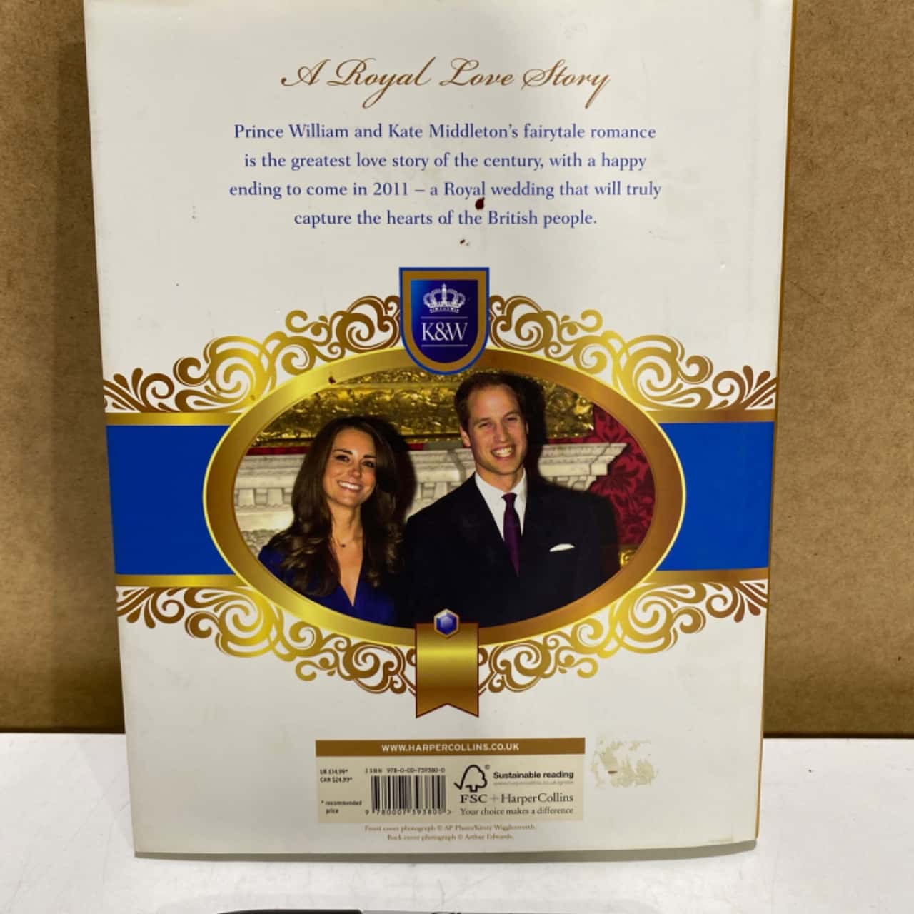 William & Kate -A Royal Love Story Book