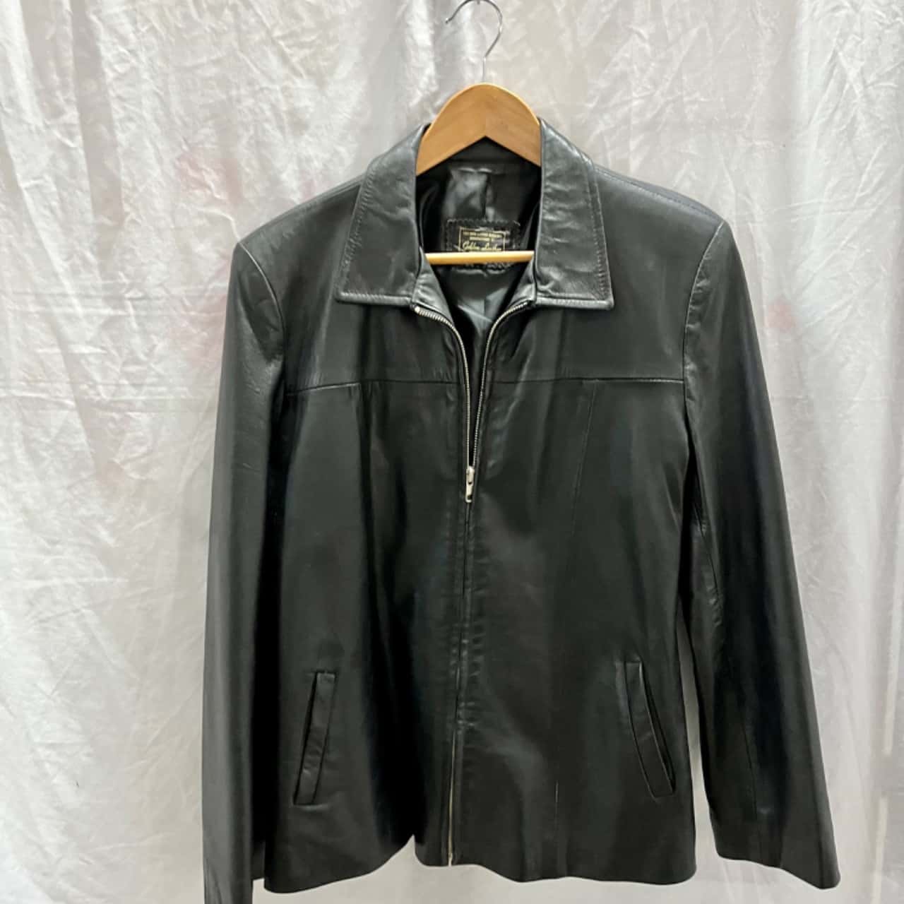 Vintage Golden Leather Black leather Zip up jacket Size M-so soft (s)