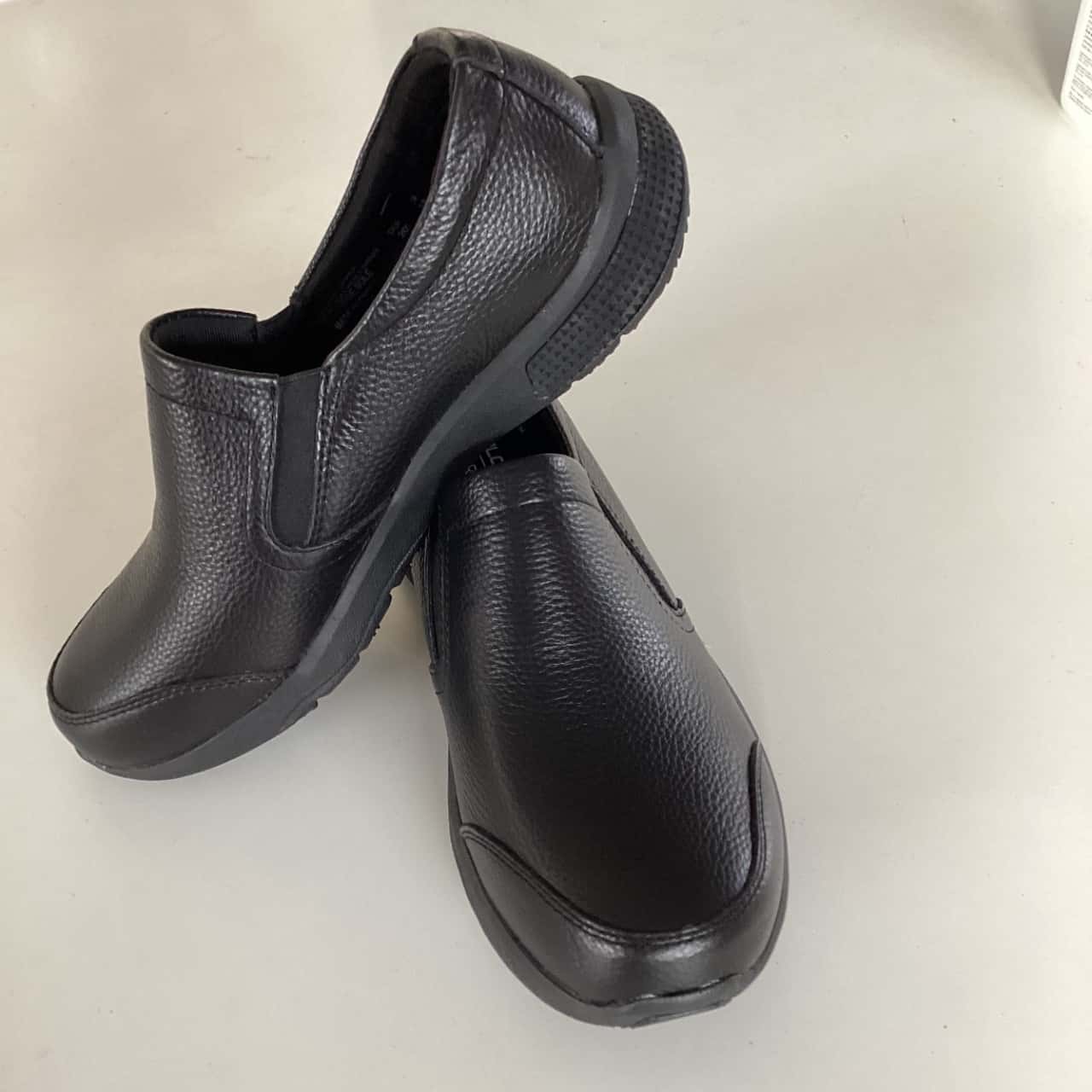 Colorado Womens Size 8 Black slip on shoes(s)