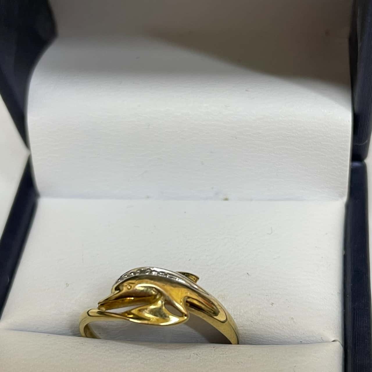 Women's 9kt (375) Gold Ring -Fish pattern (s)