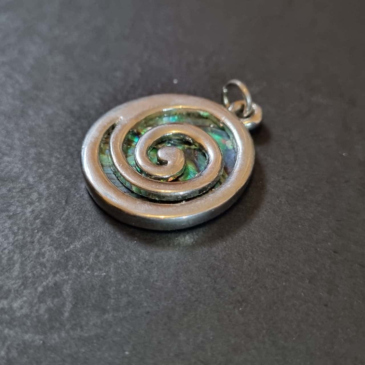 REDUCED! Womens Pendant Silver - Paua Shell Round(s)