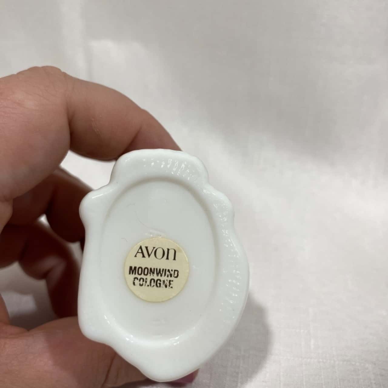 Avon White Cat Perfume Bottle - Moonwind Cologne Scent