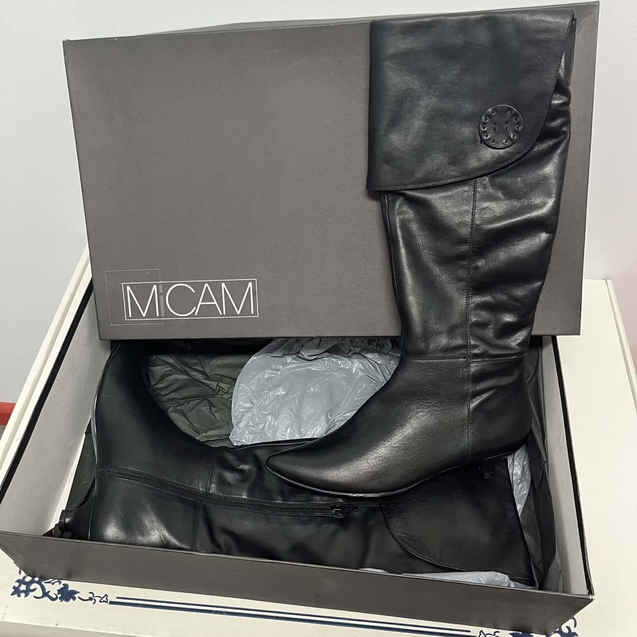 MICAM - Womens Size 38 Black Leather boots with pinky heel - NEVER WORN ...