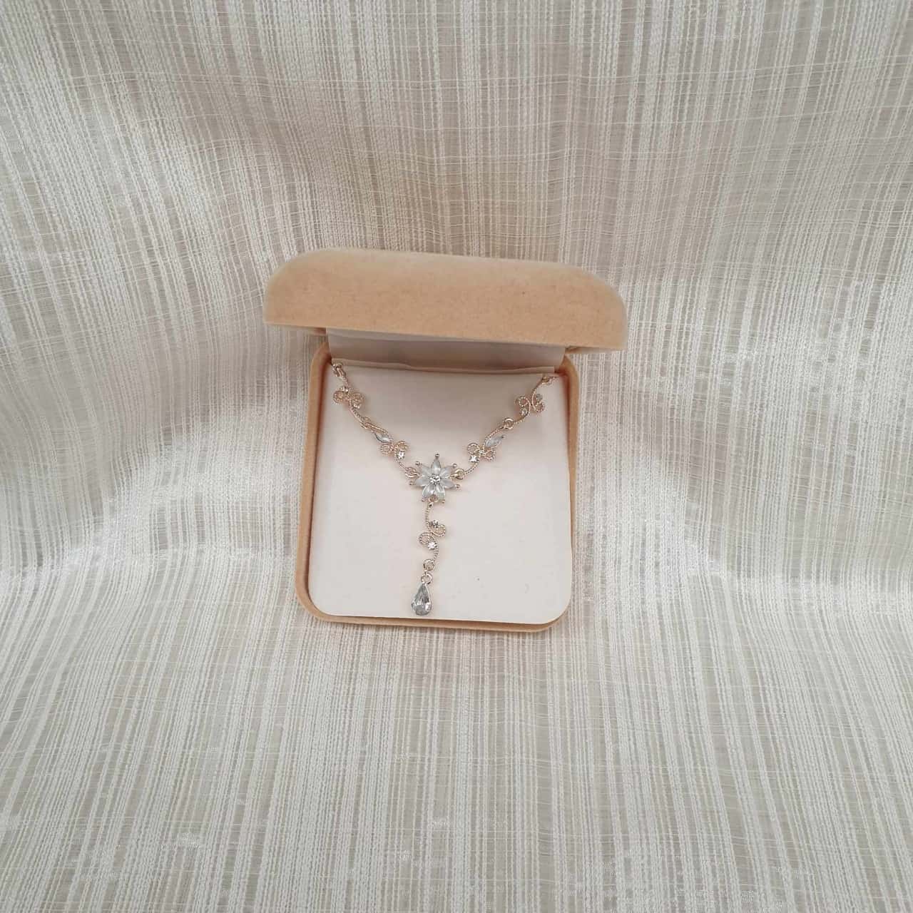 Manhattan Collection Beautiful Silver Tone Flower Opal Look Gemstone ...