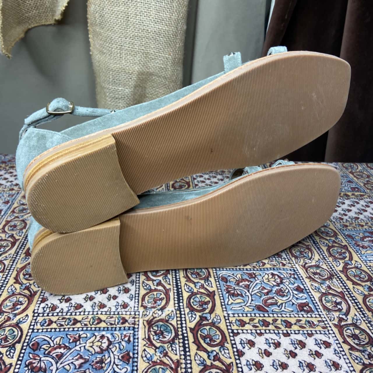 Bared Flamingo Sandals Suede Womens Size 41 Grey / Olive(s)