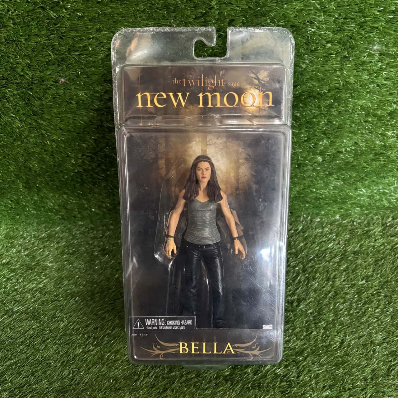 The Twilight Saga New Moon Bella Figure (New)(s) - New With Tags ...