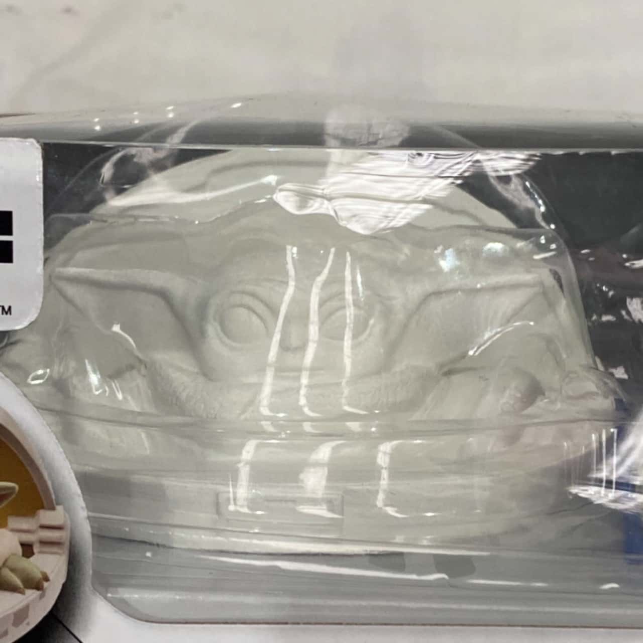 BNWT Star Wars Mandalorian Paint Your Own “The Child” Yoda Craft Set ...