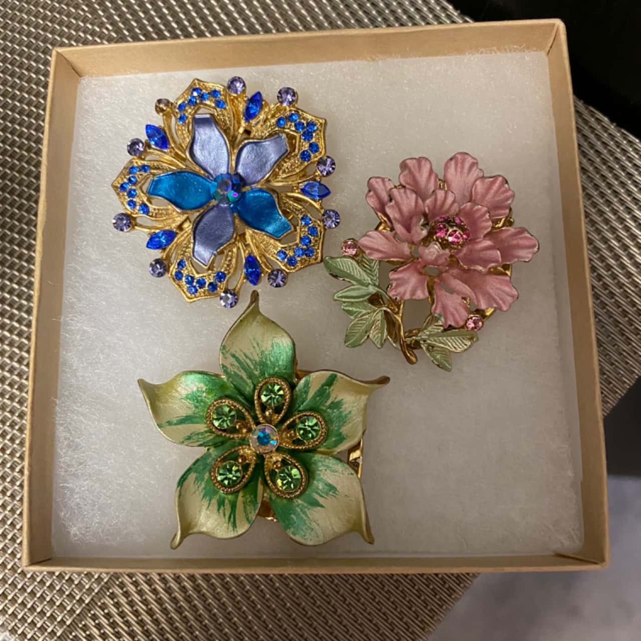 Womens Boxed Set/3 Flower brooches (s)