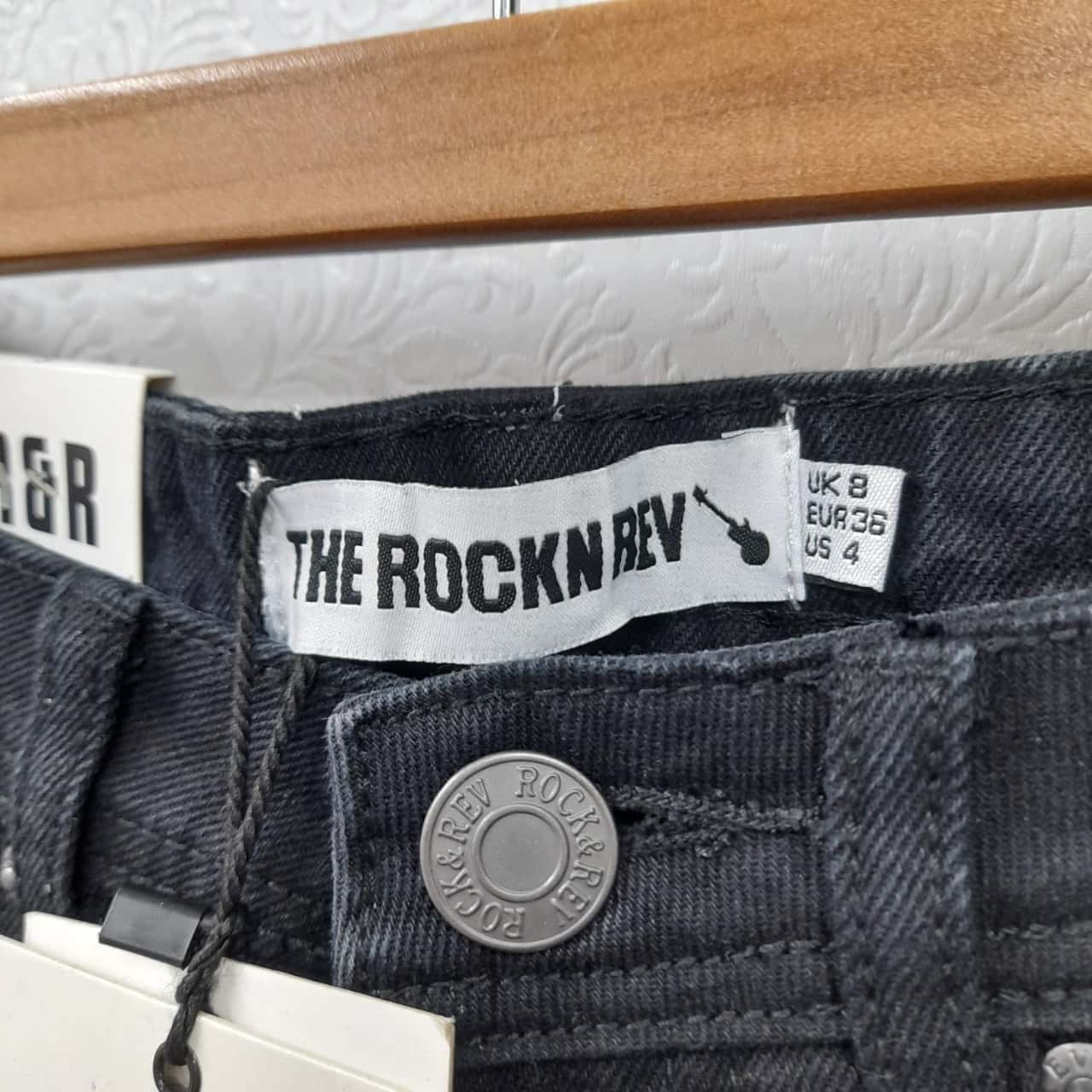 The Rockin Rev Womens Size 8 Black Jeans