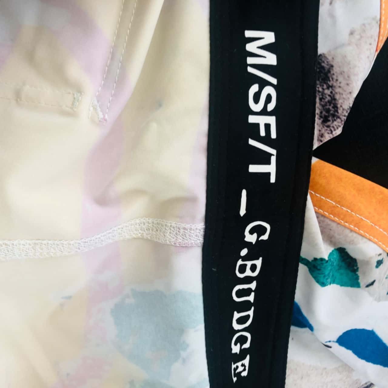 M/SF/T_ G. Budge. Multicoloured Board Shorts Size 32
