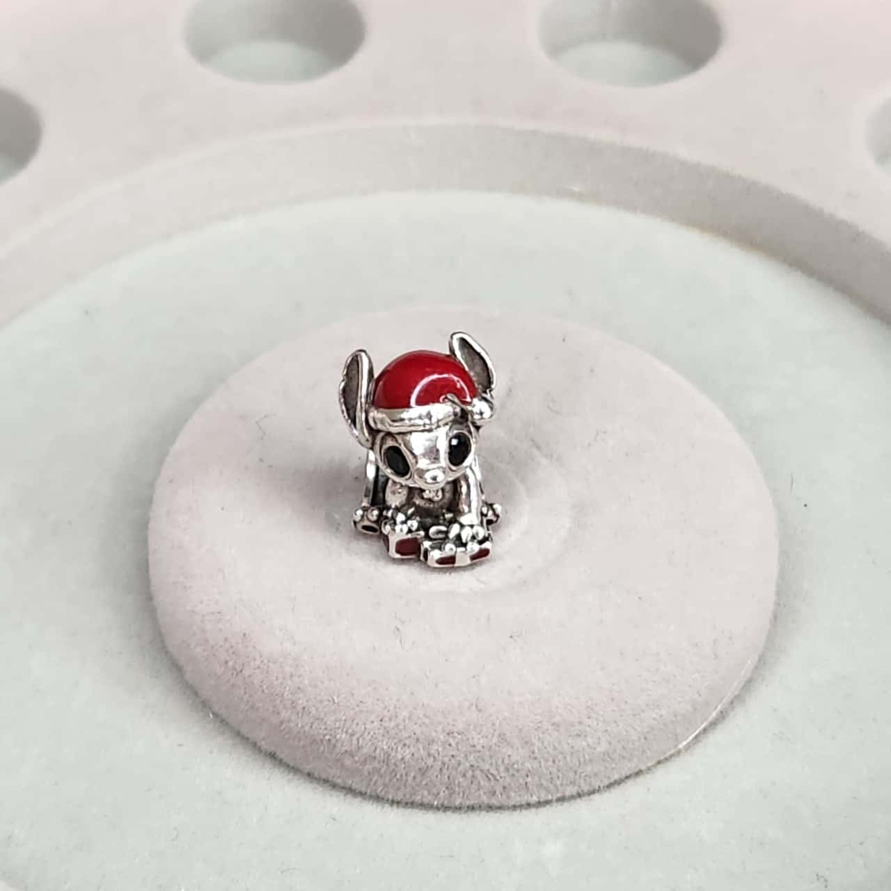 Pandora - Disney - Stitch Christmas Charm - Silver - Retired(s)