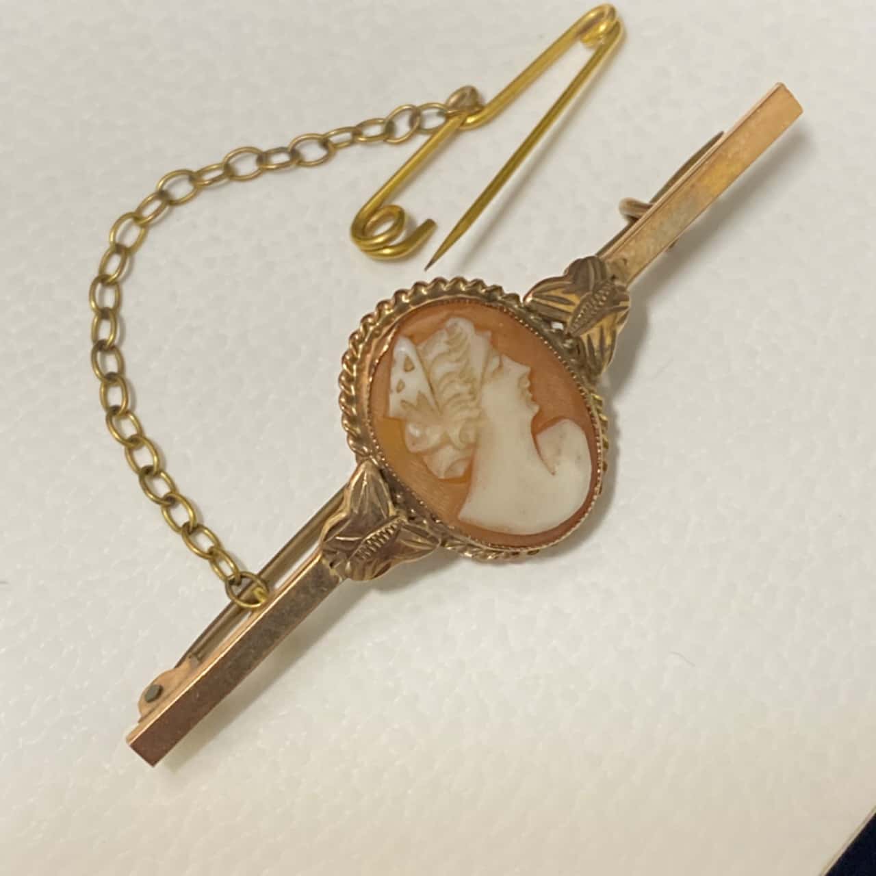 Vintage Stamped 9ct Rose Gold & Cameo Bar Brooch