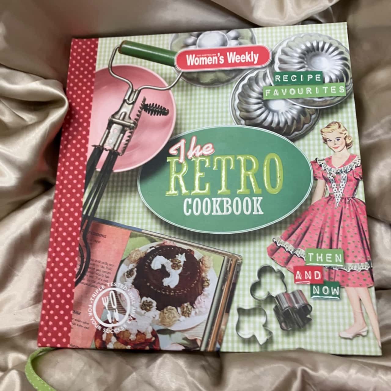 Women’s Weekly The Retro cookbook (s)