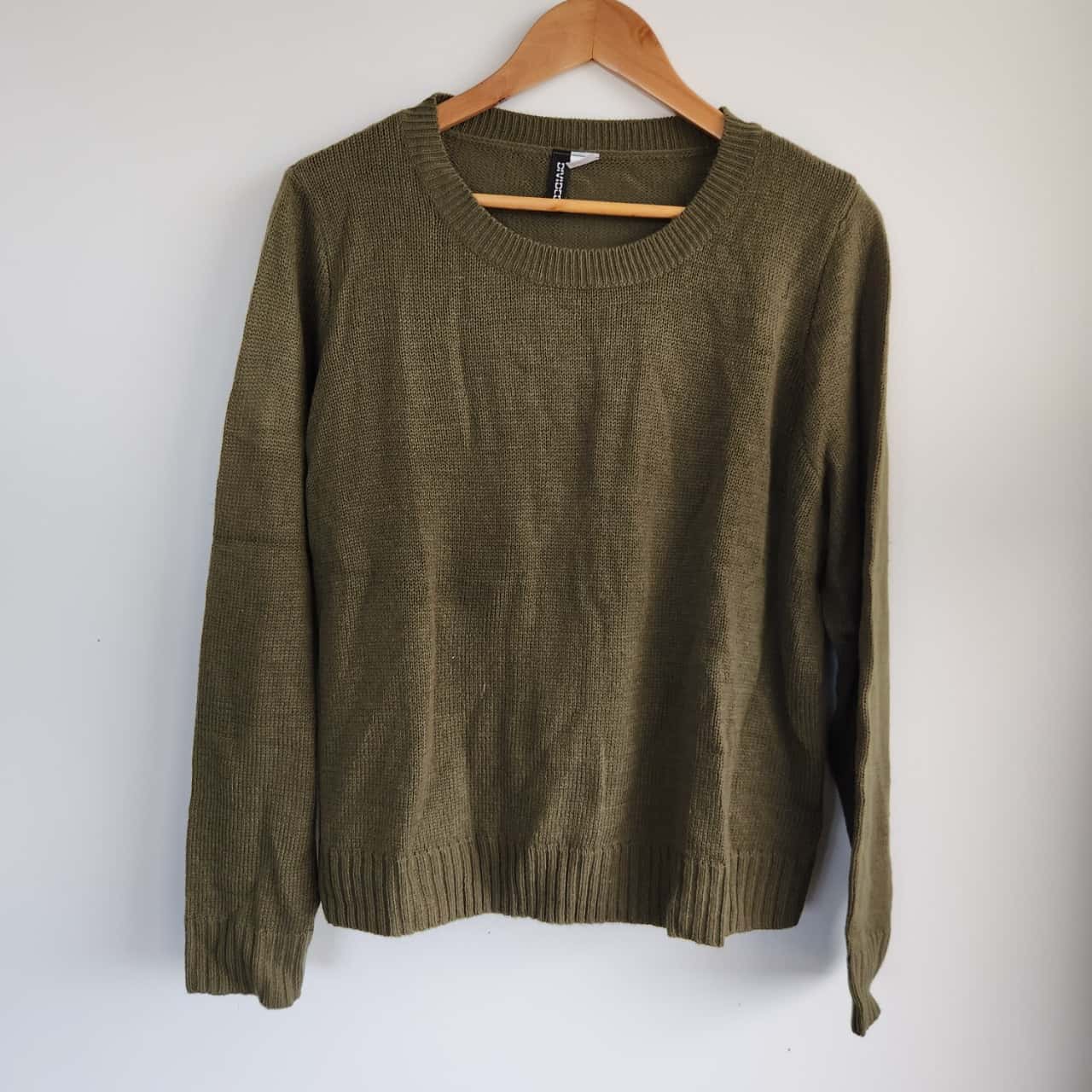 NWOT Divided H&M Green khaki jumper Size 12 / L (s)