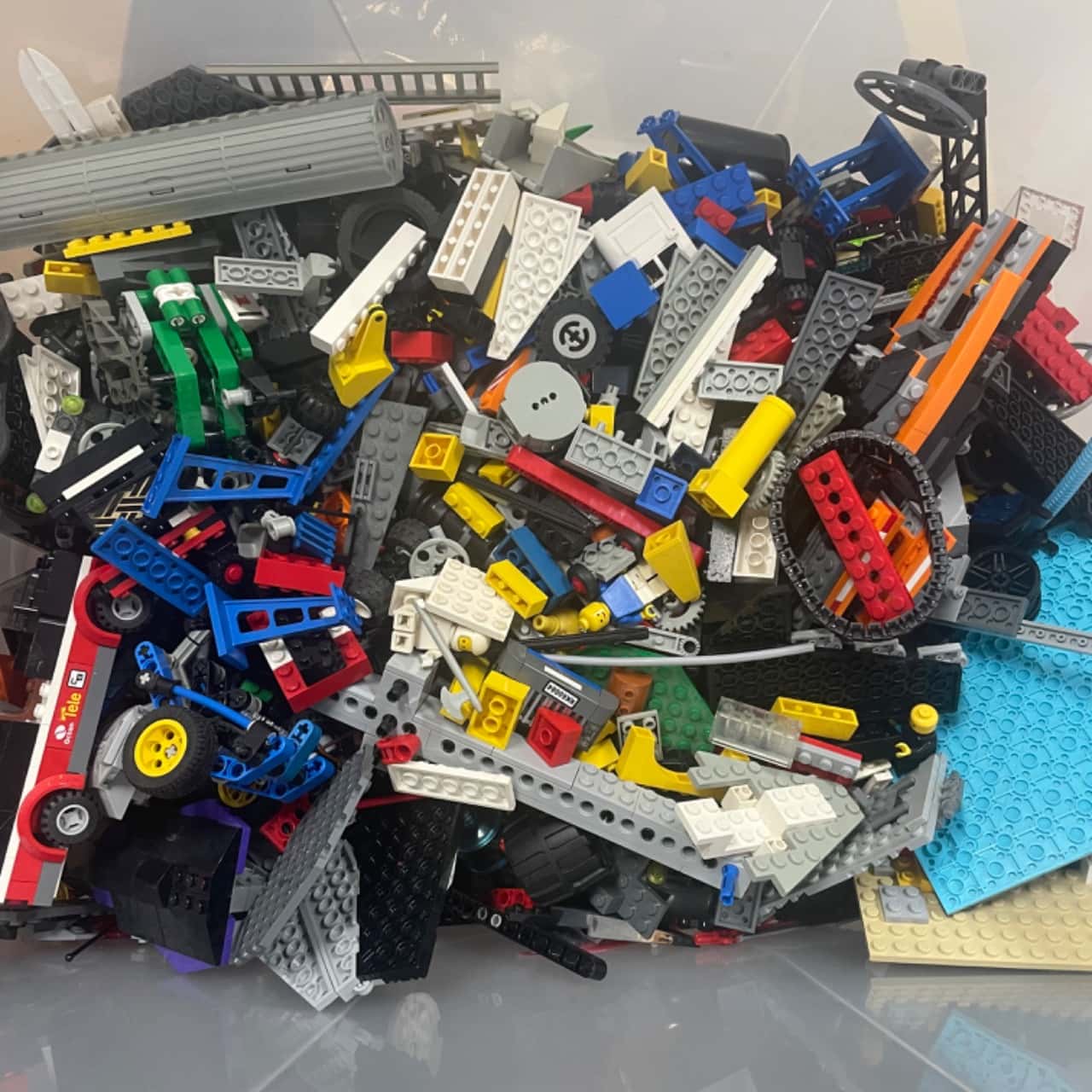 LEGO 5kg bulk lot 2 (s)