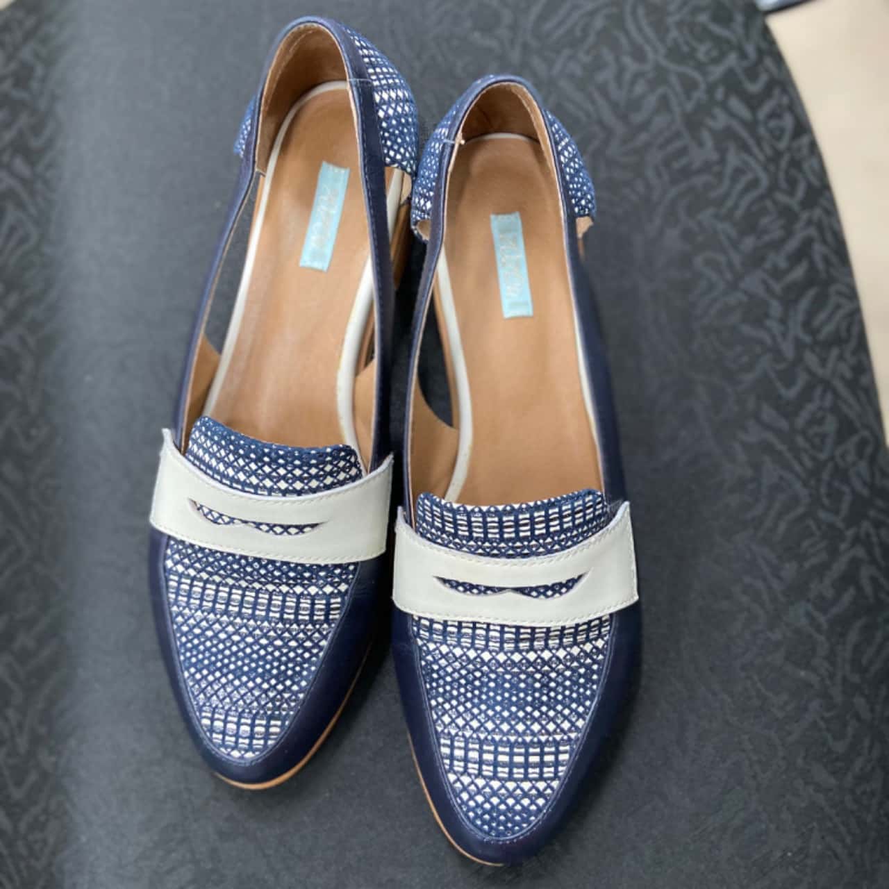 Zozou Size 39 Cream / Navy Blue