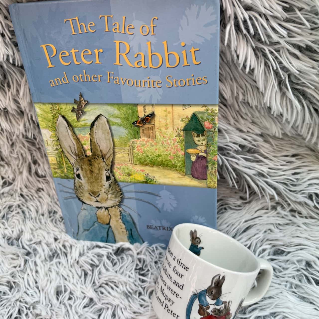REDUCED PETER RABBIT Book And Cup Set - Blue / White (s)
