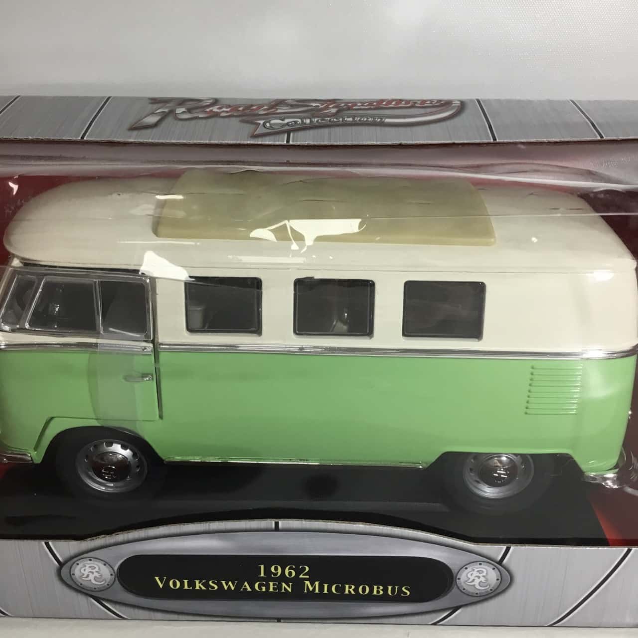 1962 Volkswagen Microbus(s)