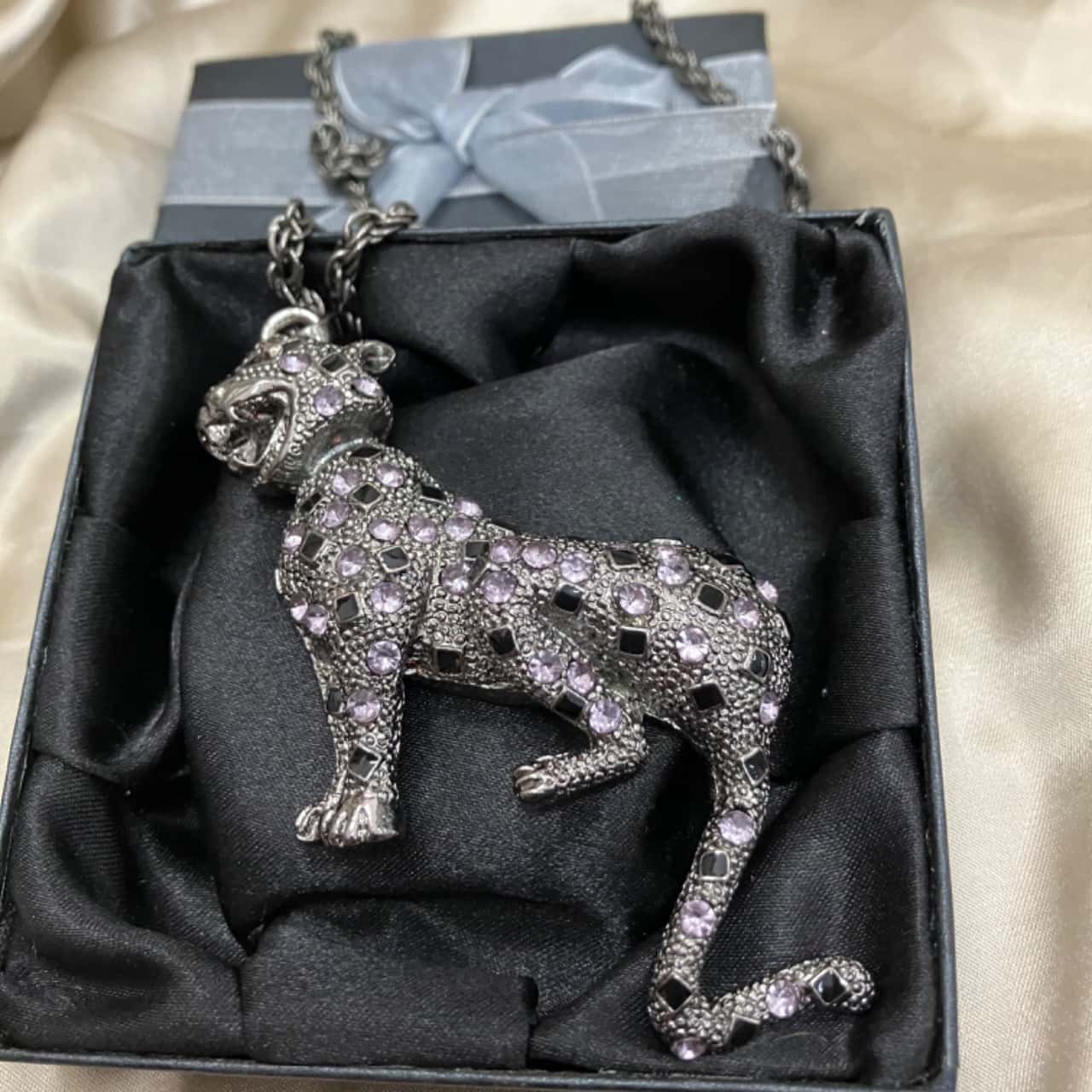 Diva Womens Necklaces / Leopard Pendant Grey (s)