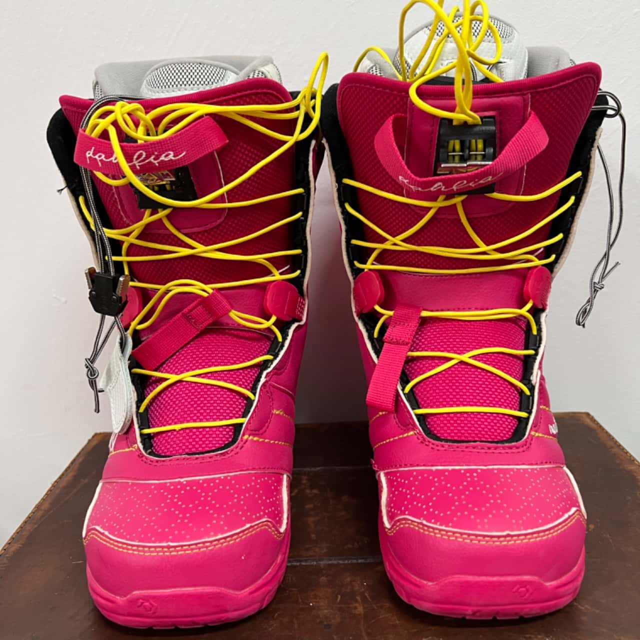 Womens Size 40 Pink northwave snowboard boots(s)