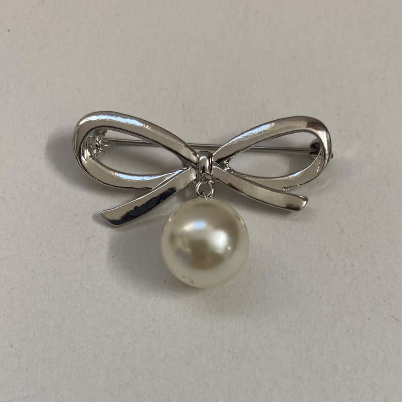 Silver Bow & Pearl Brooch