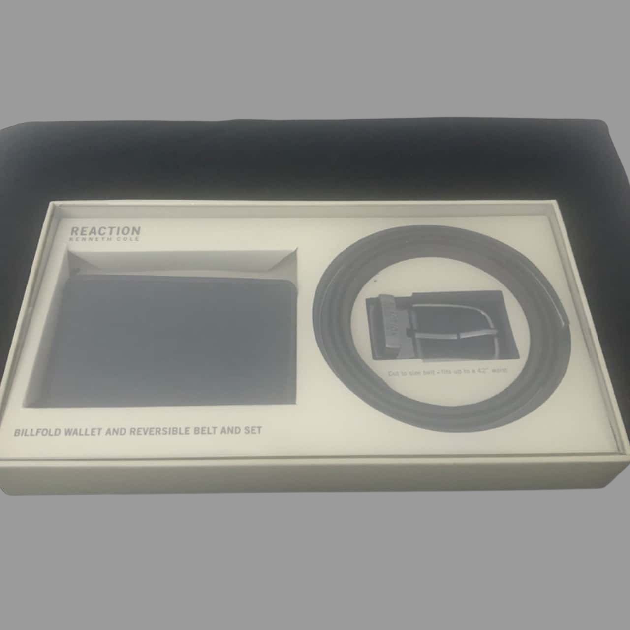 Kenneth Cole billfold wallet and reversible belt gift set BNWT