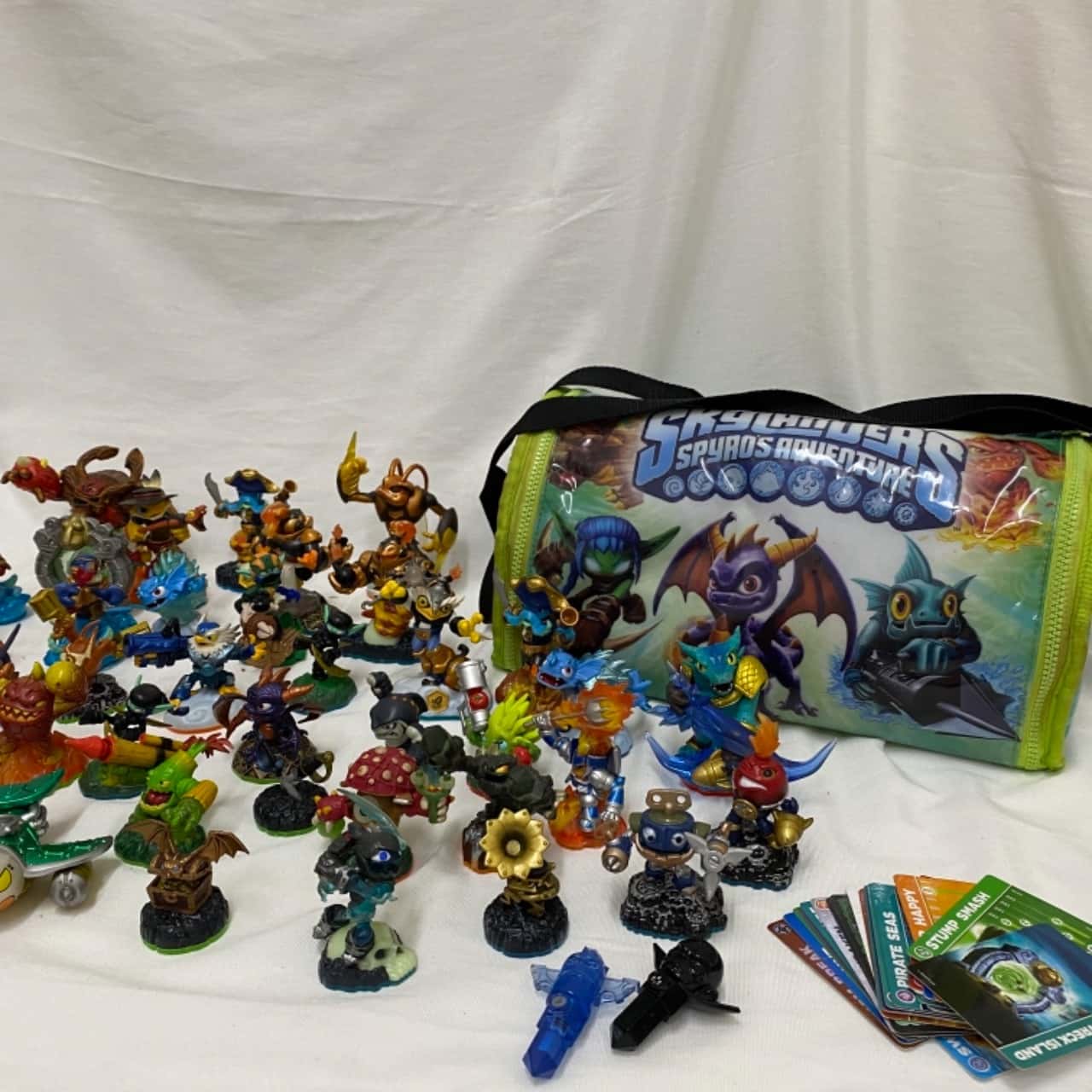 Skylanders 44 figure bundle set (s)
