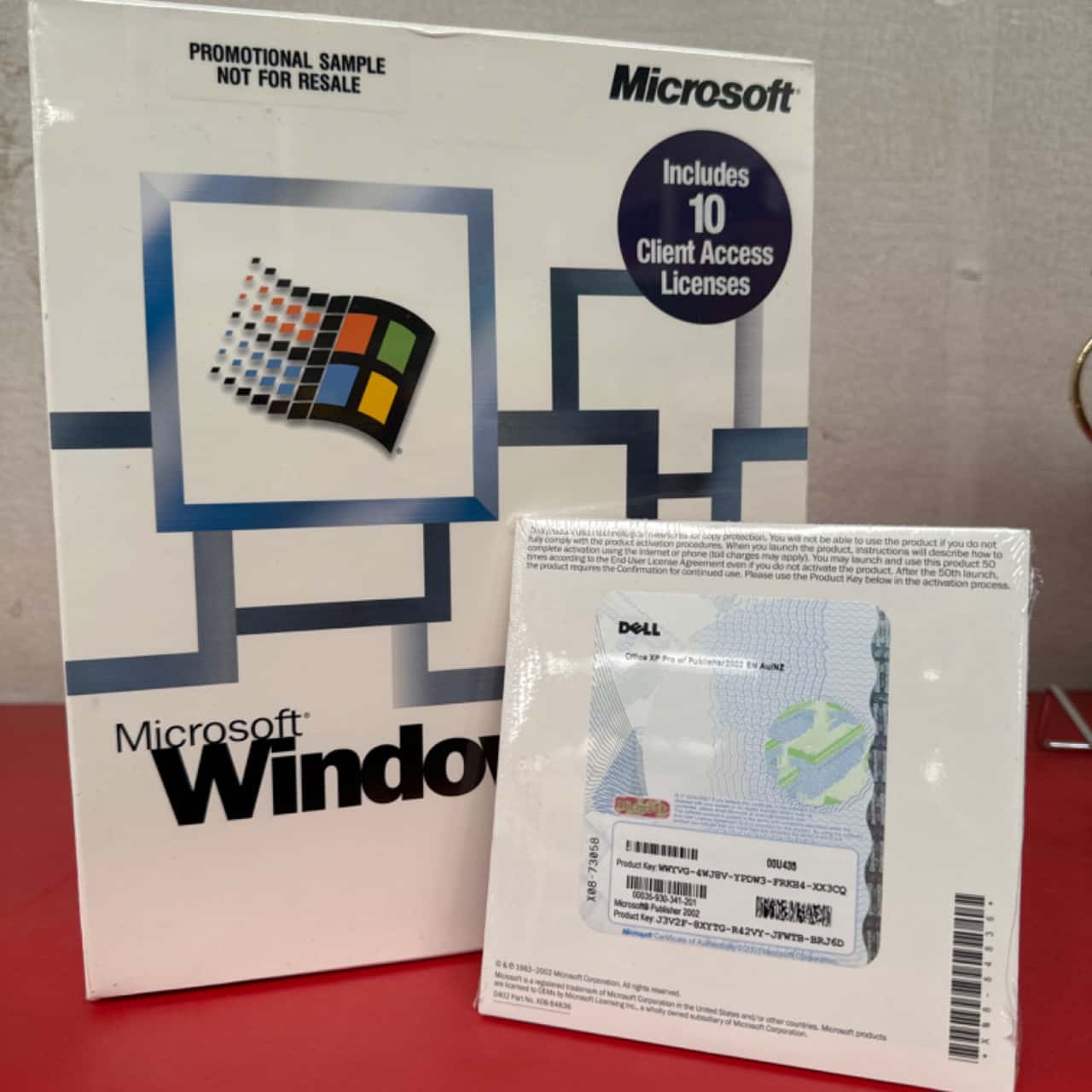 Vintage computer software windows 2000(s)