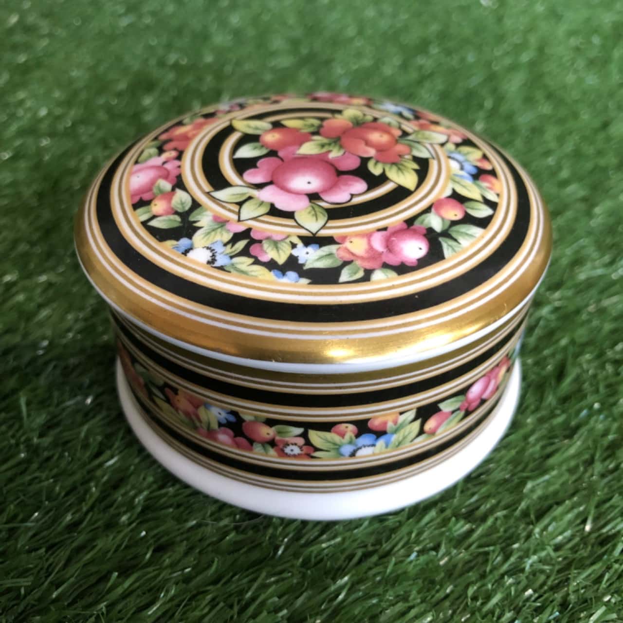 Wedgwood Clio Round Trinket Box With Lid(s)