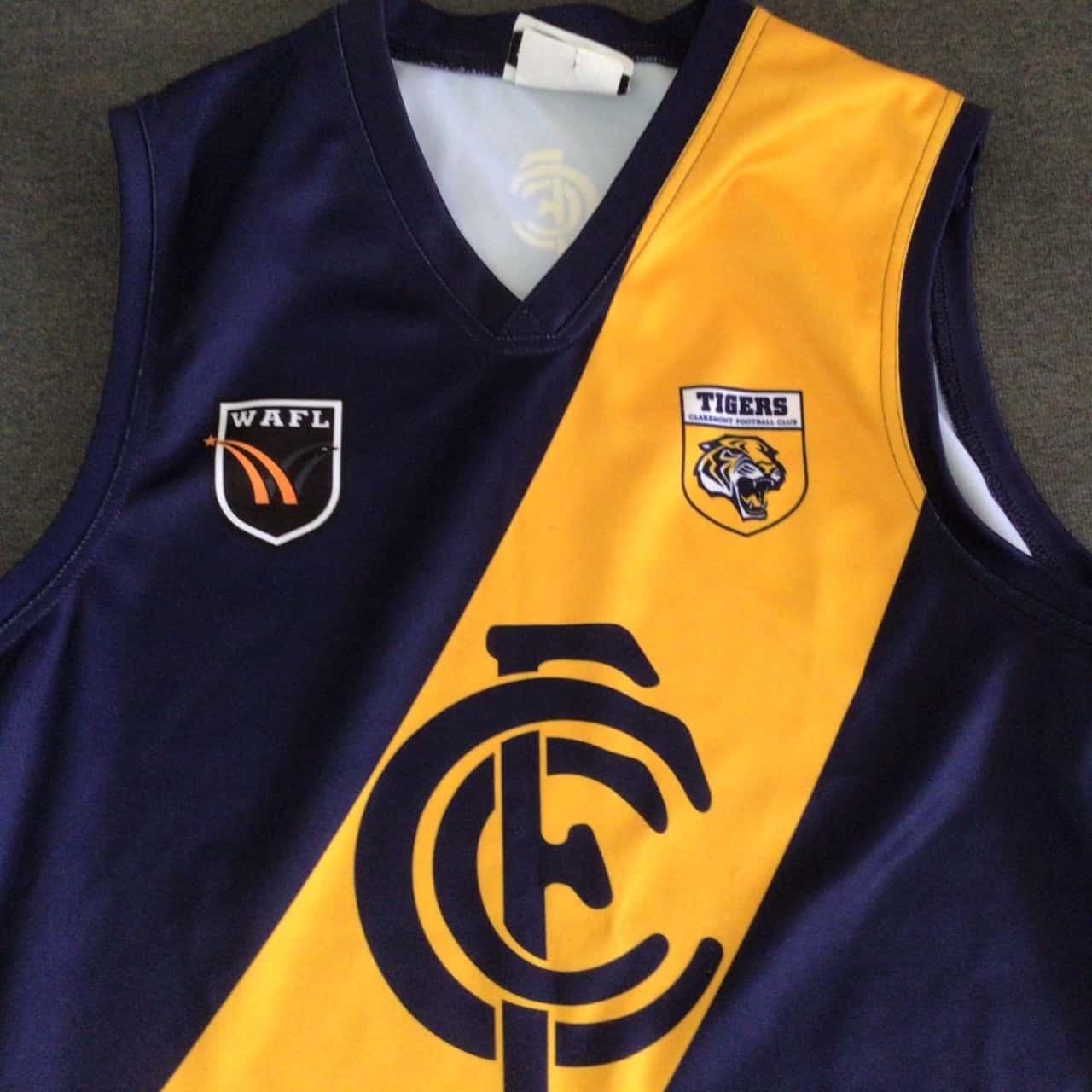 Mens SEKEM FOOTY SINGLET Size M Blue/Yellow (s)
