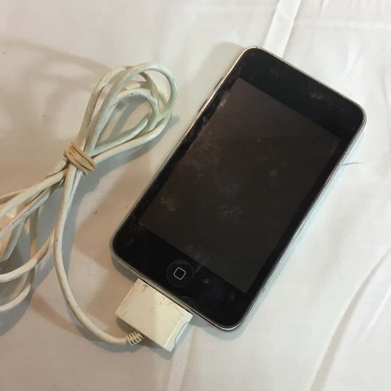 Apple Silver Ipod 16g(s)