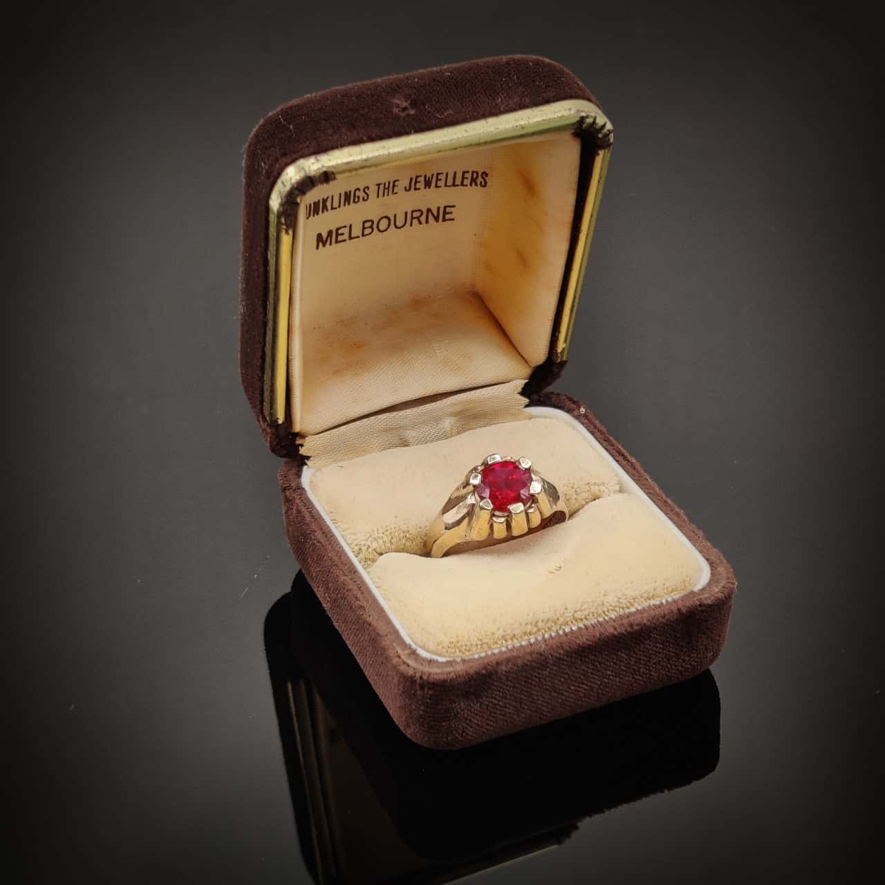 Vintage 9ct (4.36g) Yellow 375 Gold Created Ruby Ring With English Hallmarks