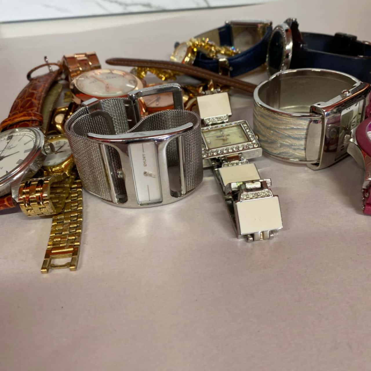 Mix bag of watches (s)