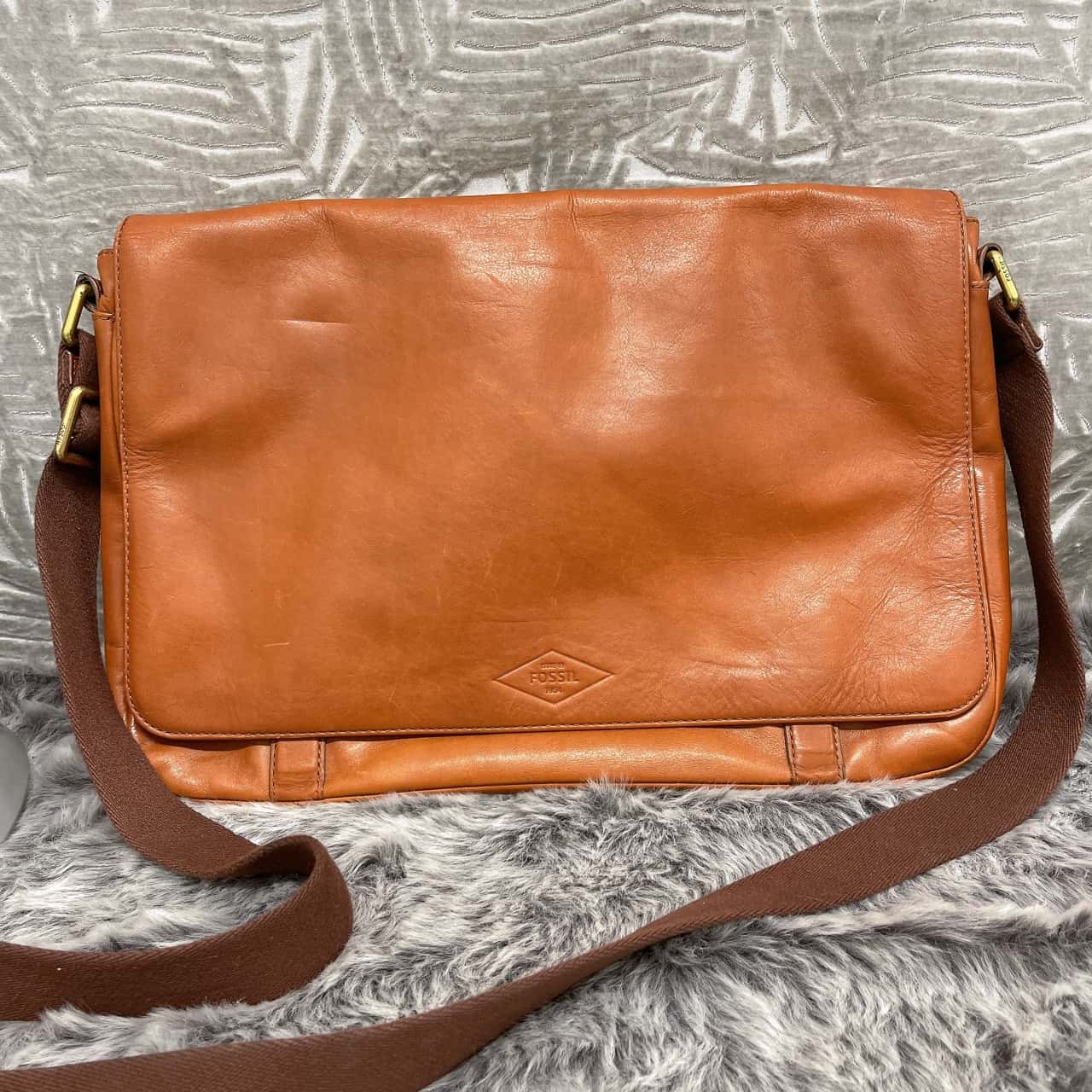 Fossil Tan Messenger Brown Bag (s)