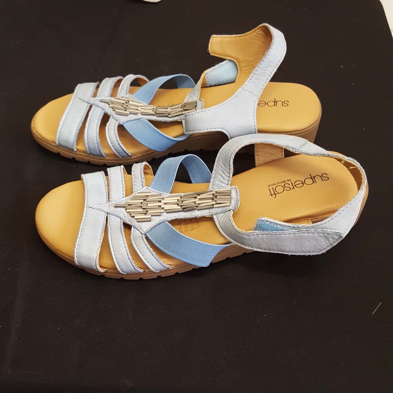 Diana Ferrari Blue Super soft Sandals Women's size 7