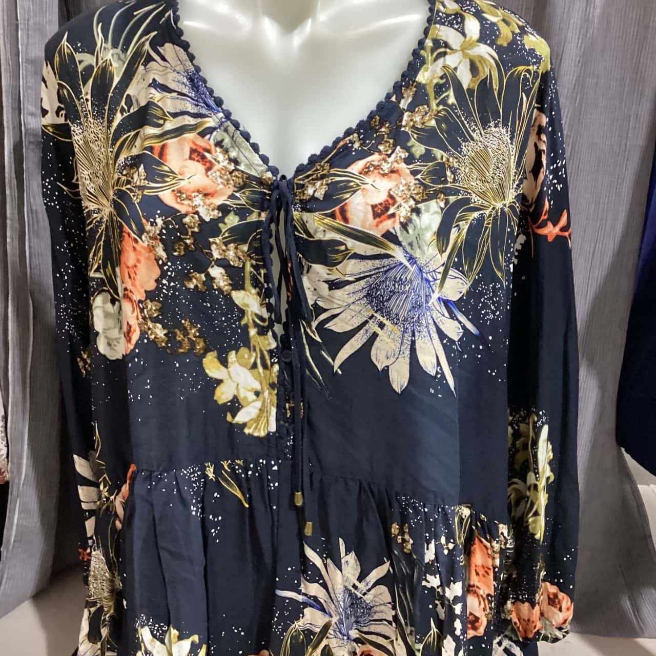 Jaase Women's Top Size 16 / XL (s)